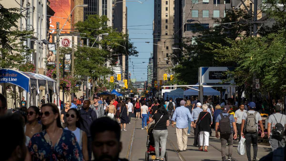 Canada clocks its fastest population growth in 66 years, climbed to ...