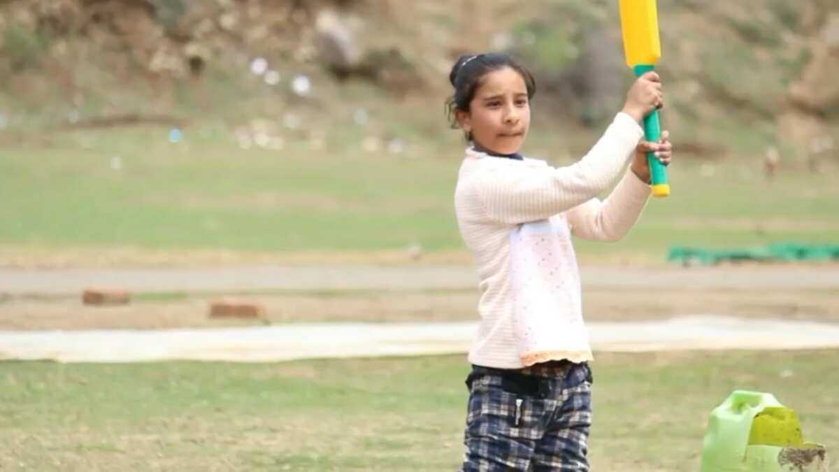 Meet Kashmir's young cricket sensation Hurmat Irshad, applauded by Sachin Tendulkar - Sports News