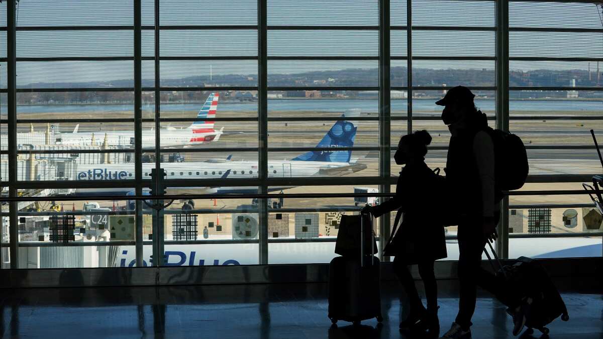 Jet bridge collapses amid deplaning of passengers at San Francisco ...
