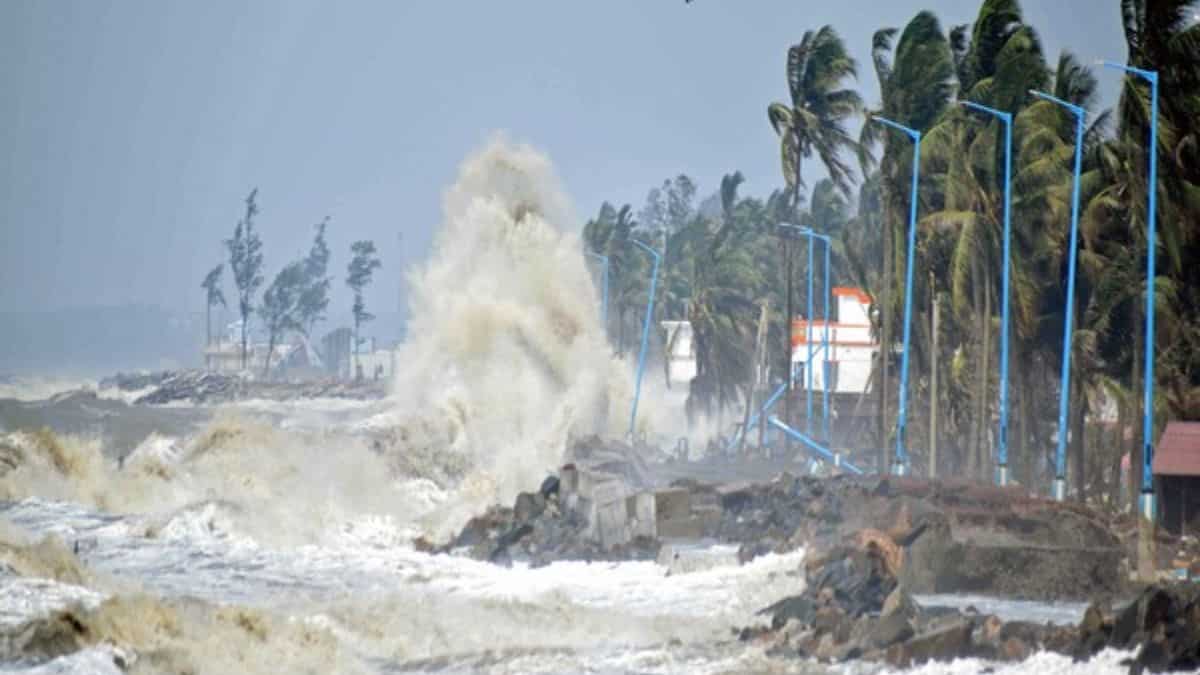 Cyclone Remal expected to make landfall in West Bengal, IMD issues ...