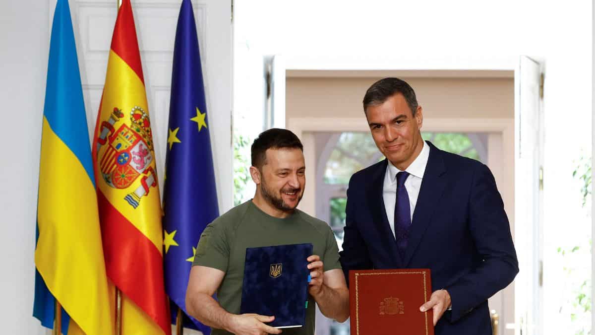 Spain pledges 1 billion in military aid to Ukraine, signs bilateral ...