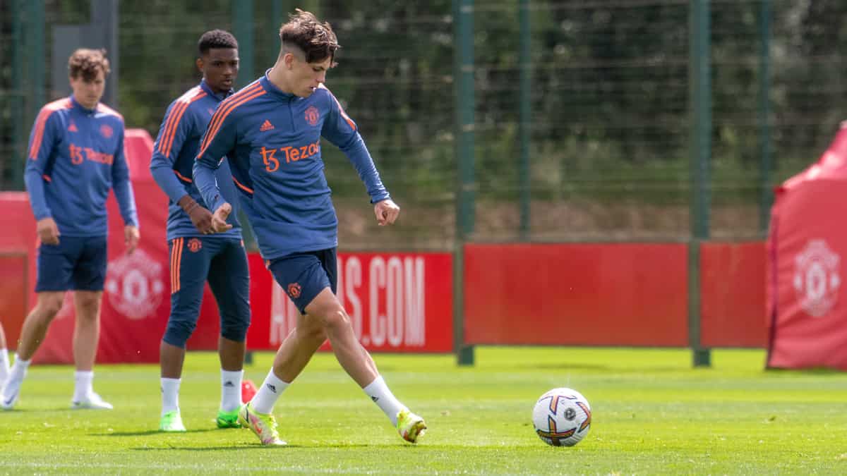 Premier League: Manchester United to transform outdated training HQ ...