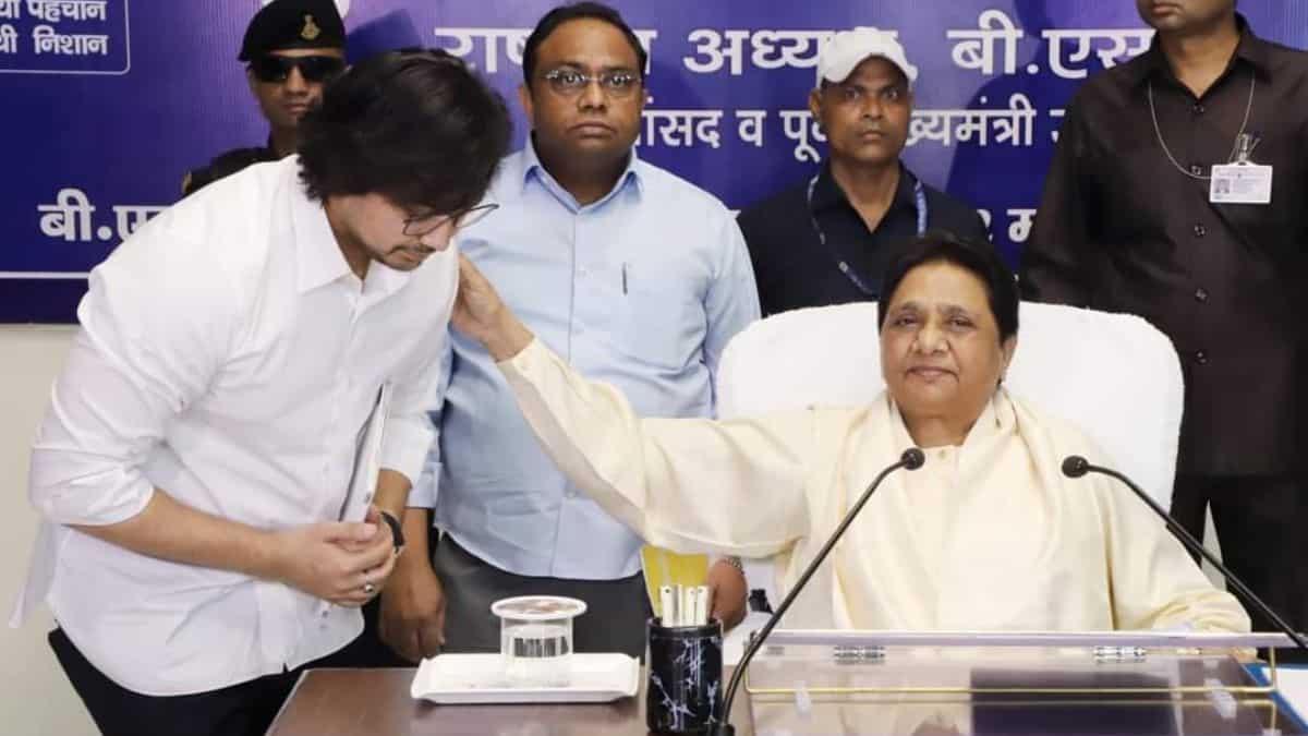 India: BSP chief Mayawati chooses nephew Akash Anand as her political successor - India News News