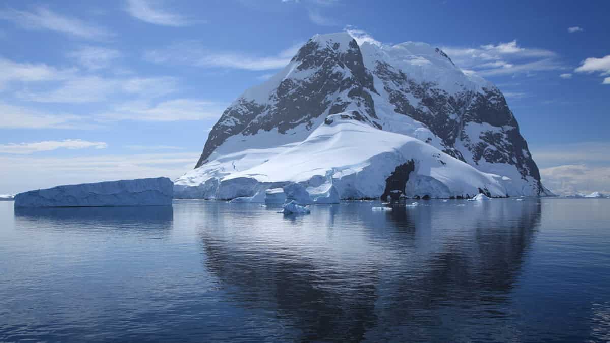 Discovery of 40-million-year-old river system in Antarctica is a ...
