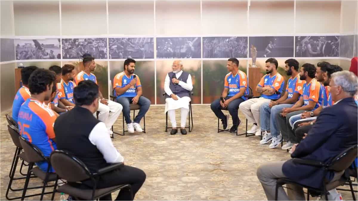 PM Modi meets T20 World Cup-winning Indian Team in New Delhi - WATCH ...