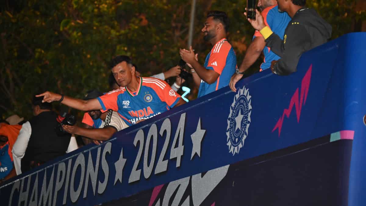 Team India Victory Parade, Highlights: Wankhede crowd hails Rohit ...