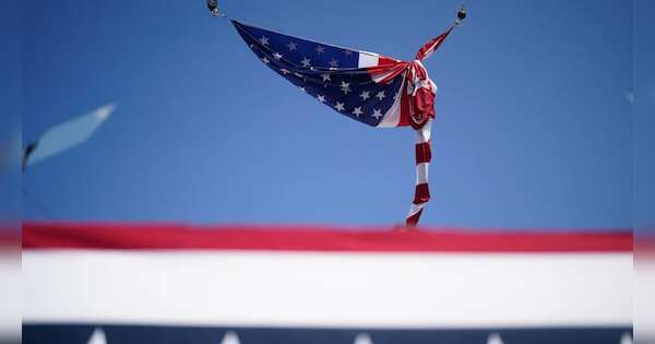 People hail tangled US flag, call it an 'angel', 'Holy Spirit' which ...