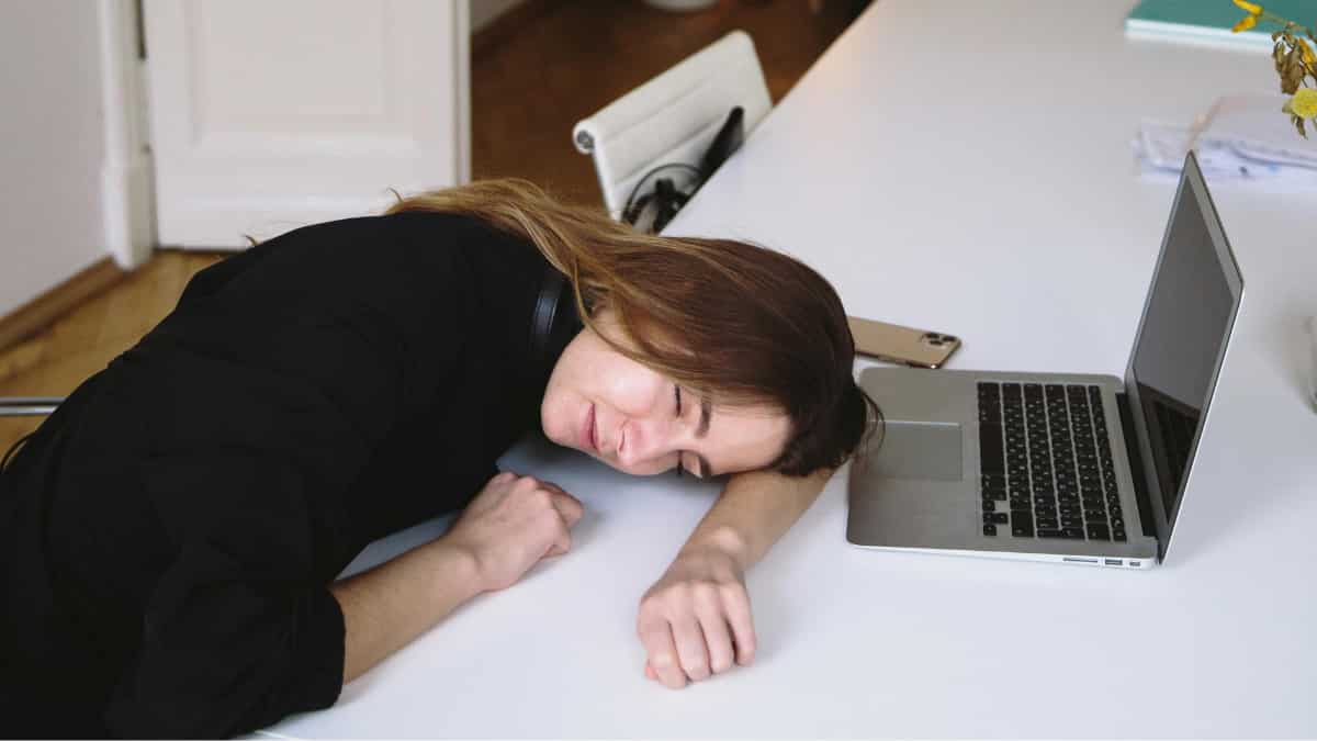 Take a nap at work, it might just keep dementia away, says expert ...