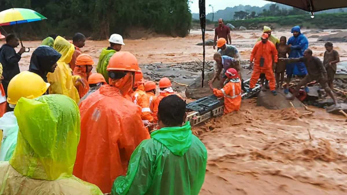 Kerala landslide: Death toll rises to 67, rescue operations hit by adverse weather - India News News