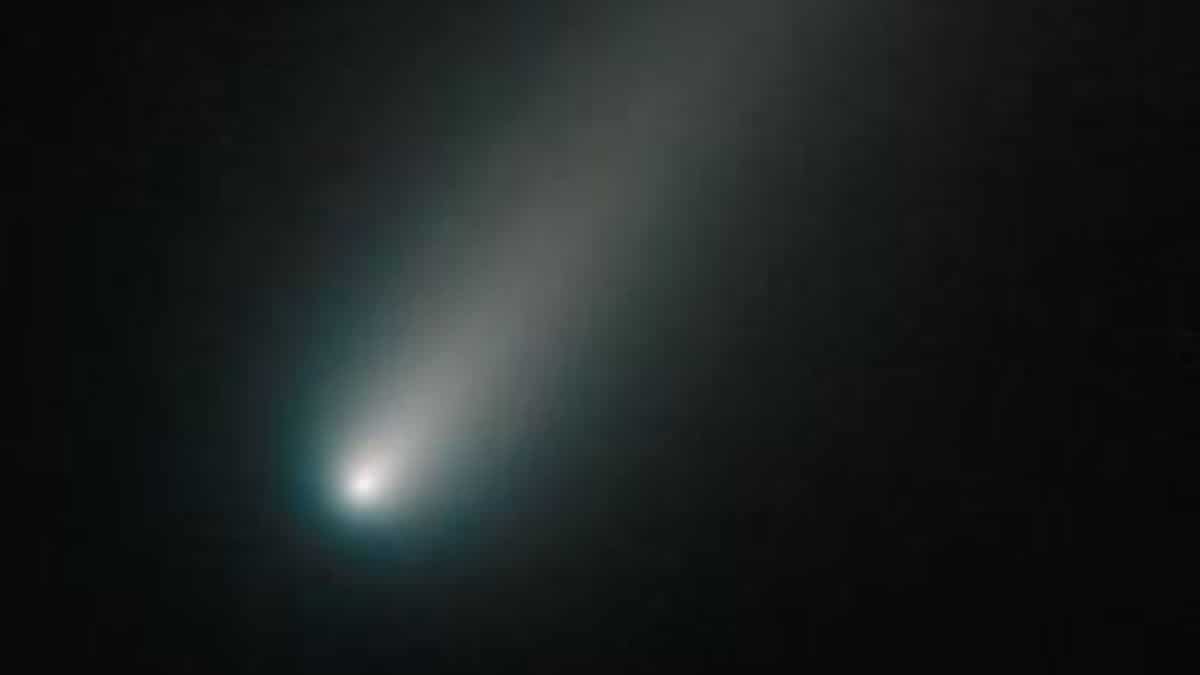 10 Stunning Photos of Comet Vistas - Science News