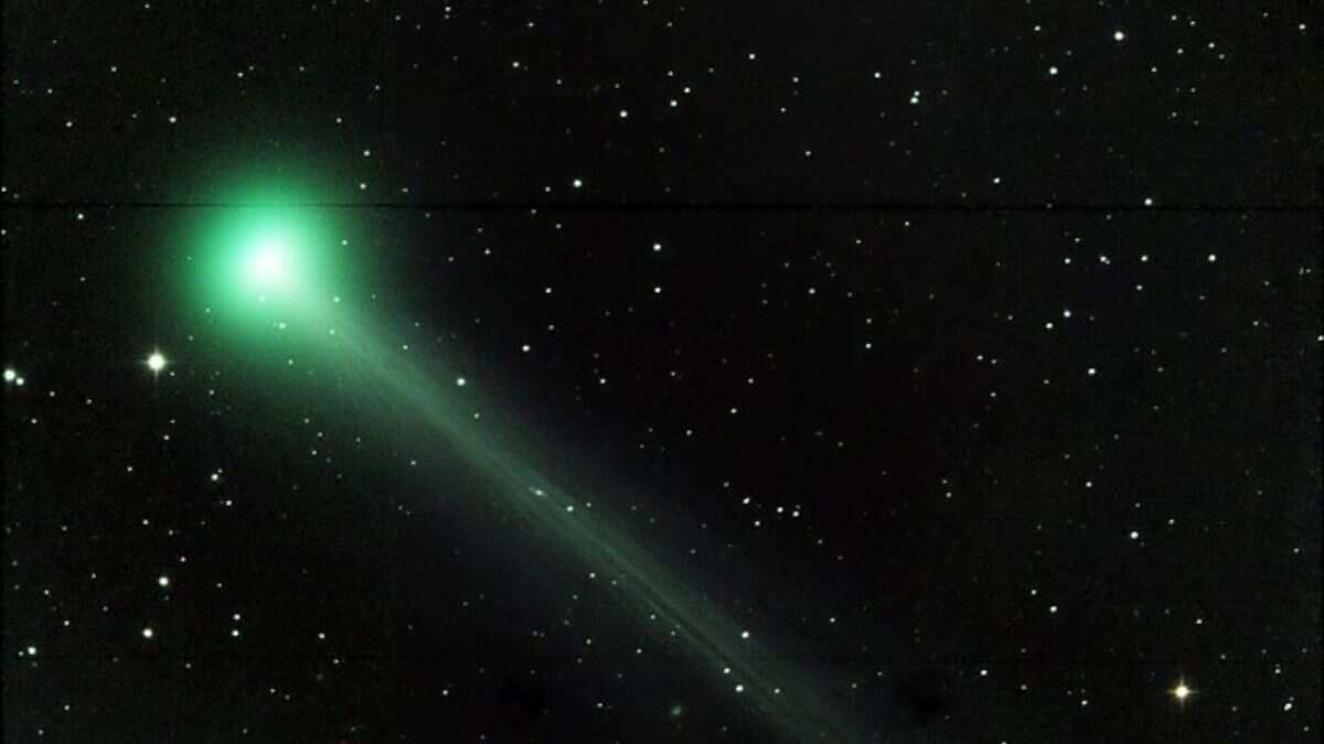 10 Stunning Photos of Comet Vistas - Science News