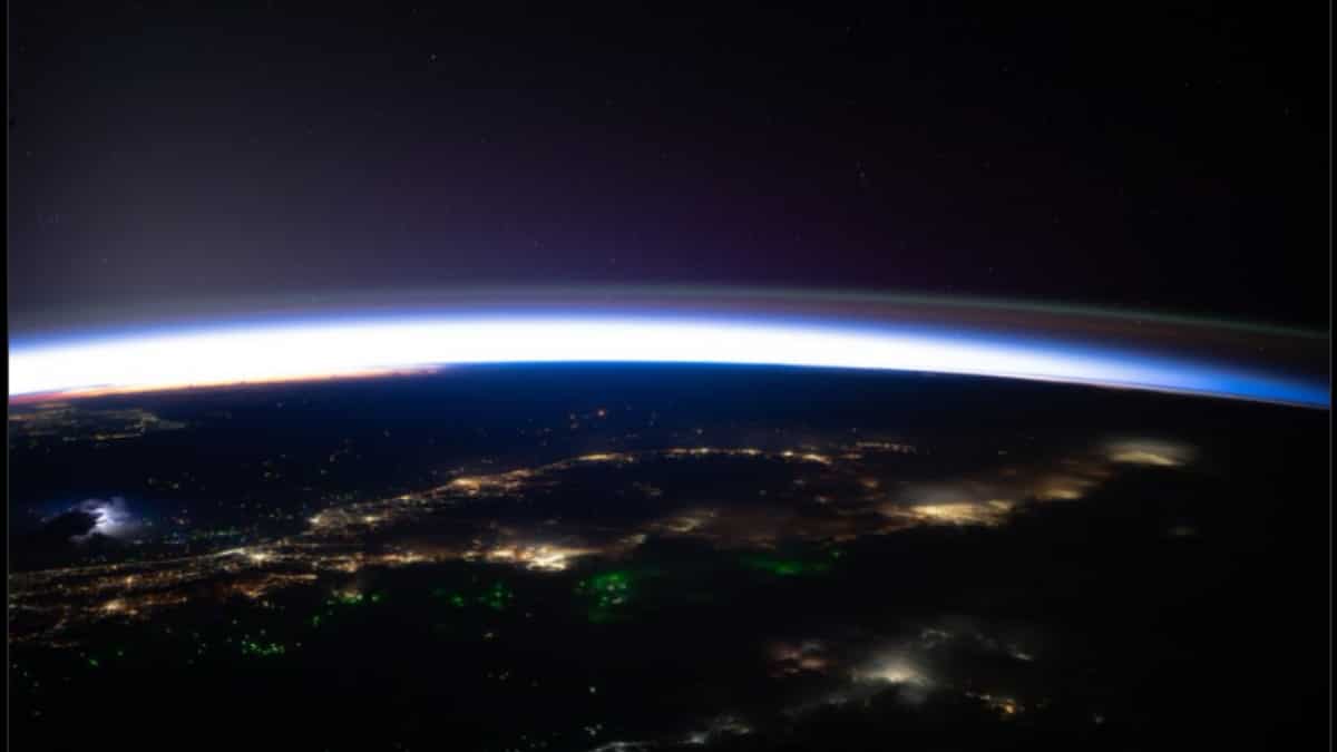 NASA astronaut shares single lightning strike picture from space. See ...