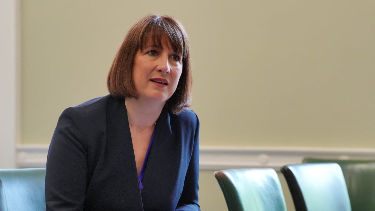 UK freebies controversy: Rachel Reeves faces scrutiny over £7,500 ...