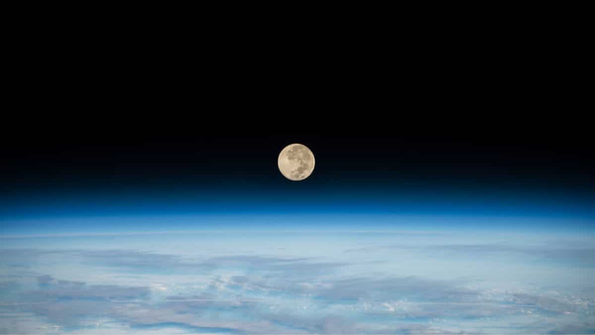 Earth has had two moons in the past. One of the mini-moons has visited ...