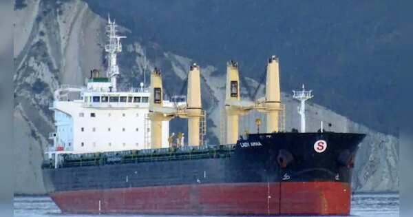 THIS damaged 600-foot cargo ship fails to dock as ports fear it will ...