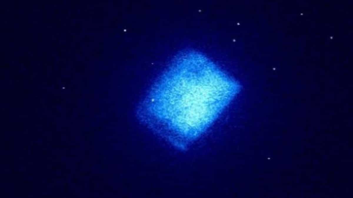 World's first diamond battery can power devices for thousands of years ...