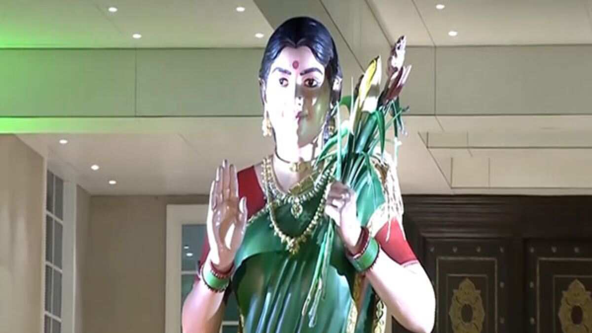 'Telangana Thalli' statue design represents state's cultural ethos: CM ...