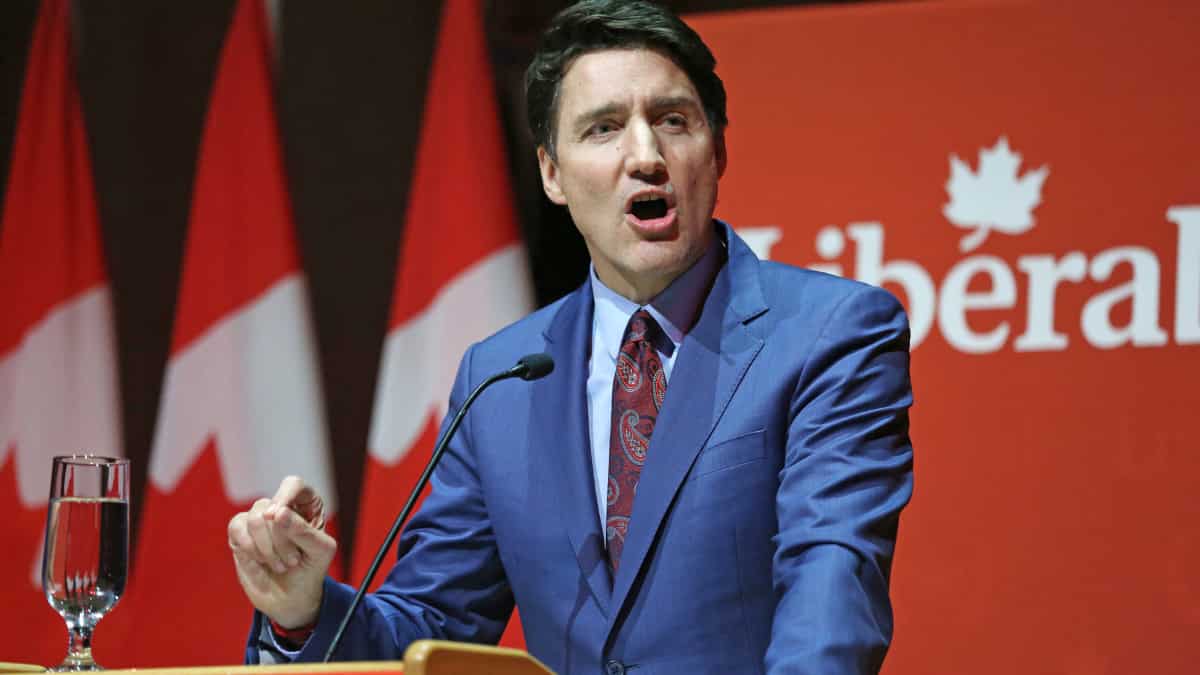 Canadian PM Justin Trudeau changes one-third of his team - World News