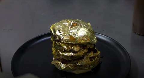 A Colombian restaurant is making 24k gold-plated burgers to woo ...