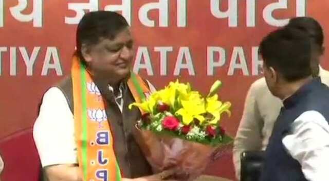 SP leader Naresh Agrawal joins BJP, mocks Jaya Bachchan - India News News