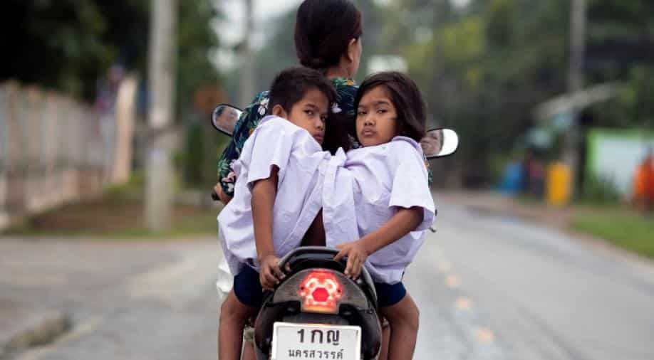 Conjoined Thai twin sisters Pin and Pan say they don't want to be ...