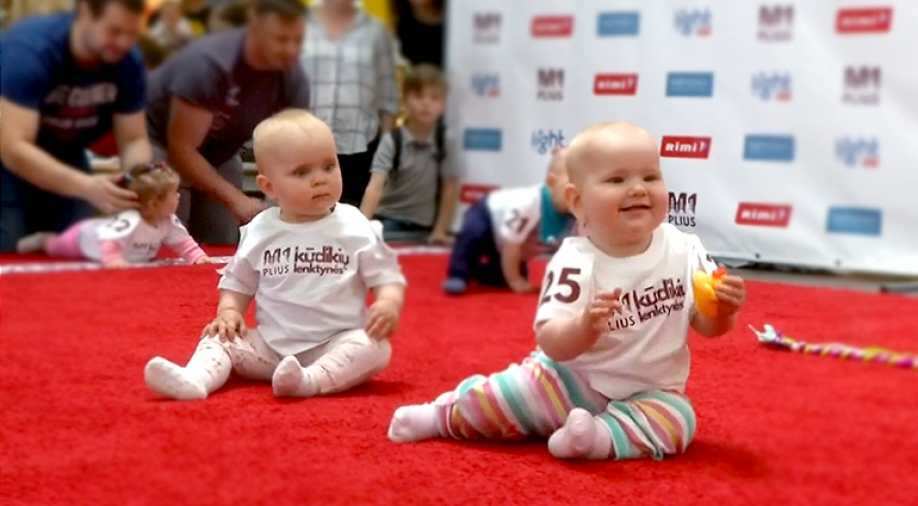 Quickest crawler crowned in Lithuanian baby race - World News