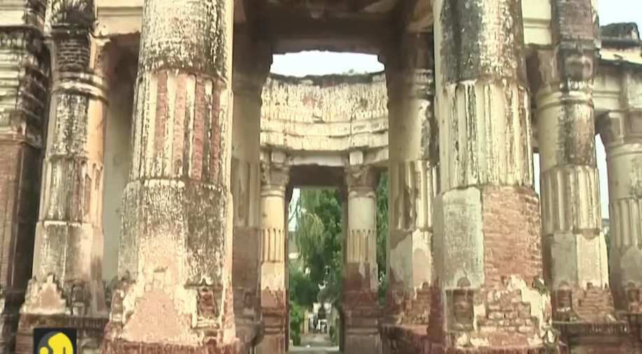 Pakistan temple reopened after 72 years - South Asia News