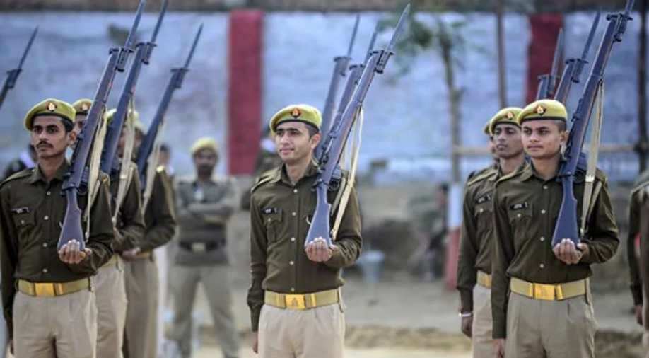 On Republic Day, Indian Police decommission historic British-era rifles ...