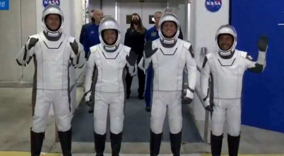 NASA and SpaceX launch a new four-astronaut team to International Space ...