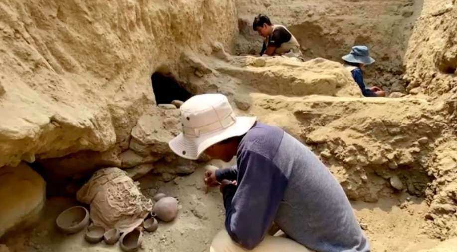 Peru: Archaeologists unearth fourteen 1000-years-old pre-Inca mummies ...