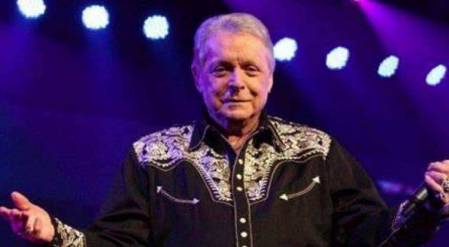 Country singer Mickey Gilley, whose bar launched 'Urban Cowboy,' dies ...