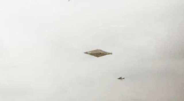 'The Calvine Photo': A myth or 'world's clearest' UFO photo that it ...