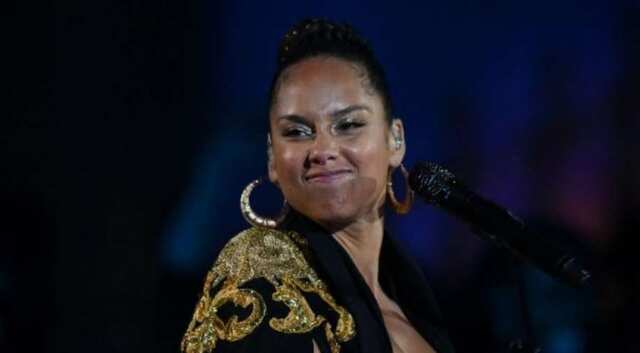 Alicia Keys calls out fan who forcibly grabbed and kissed her on cheek ...