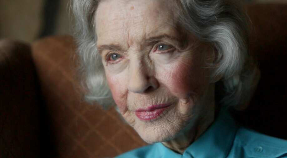Marsha Hunt: A 1940s actress and blacklist victim passes away at 104 ...