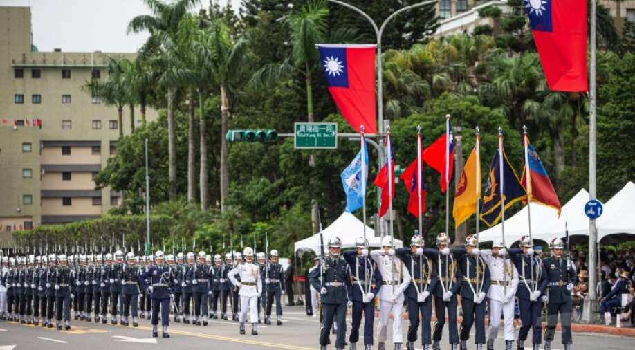 Taiwan National Day: Thousands gather in Taipei for celebrations ...