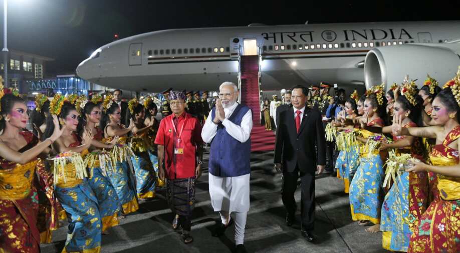 G20 Summit 2022 in Bali | PM Modi receives traditional welcome in ...