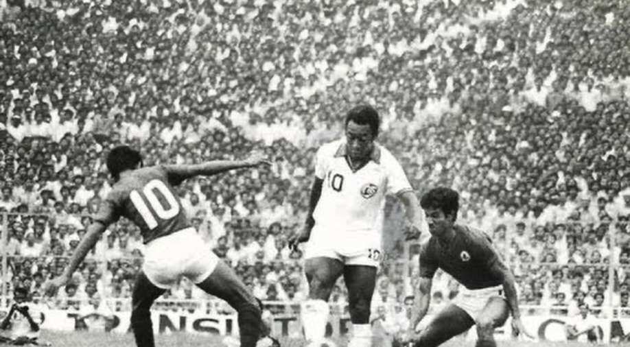 In Pics: Pele's UNBELIEVABLE records that stunned the world! - Sports News