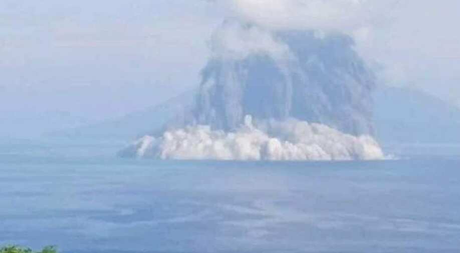 Vanuatu volcano throws up huge fumes of ash into Pacific's 'Ring of ...