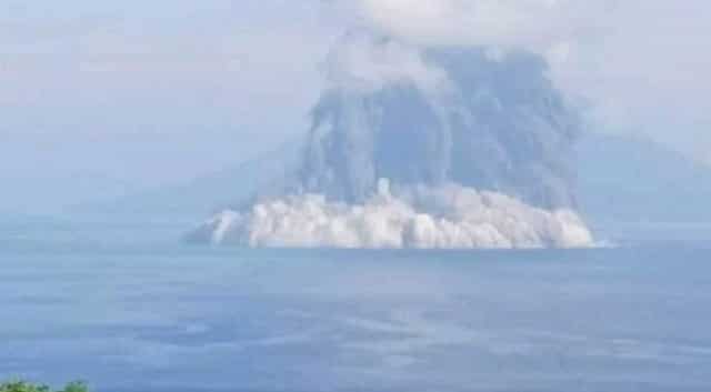 Vanuatu volcano throws up huge fumes of ash into Pacific's 'Ring of ...