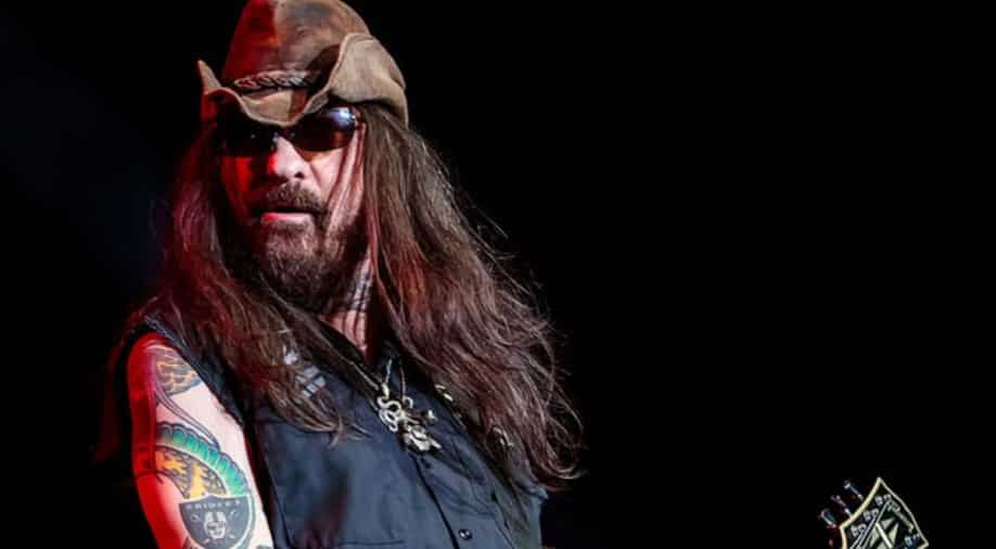 Wayne Swinny, guitarist of the band Saliva, dies after suffering brain ...