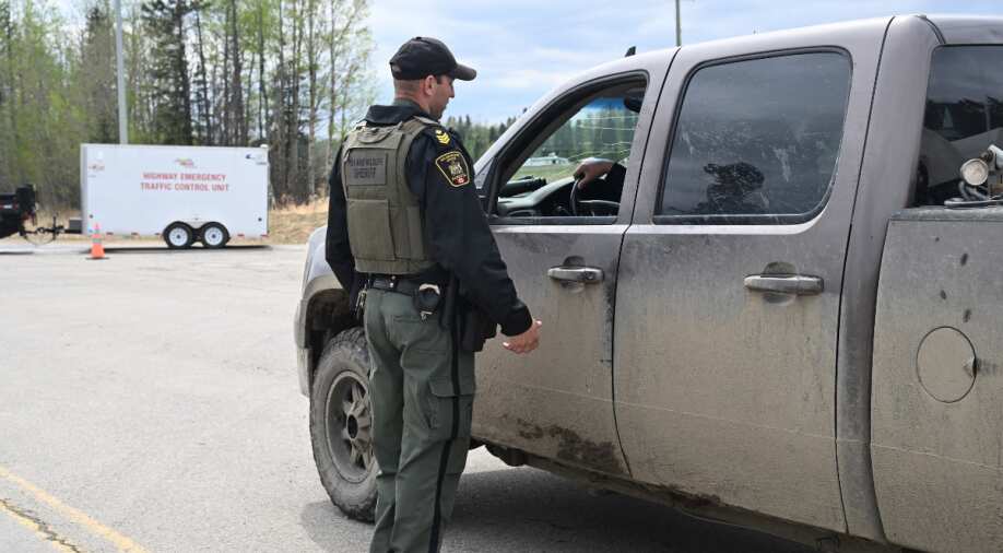 In Pics | Canada deploys military forces to help combat Alberta ...