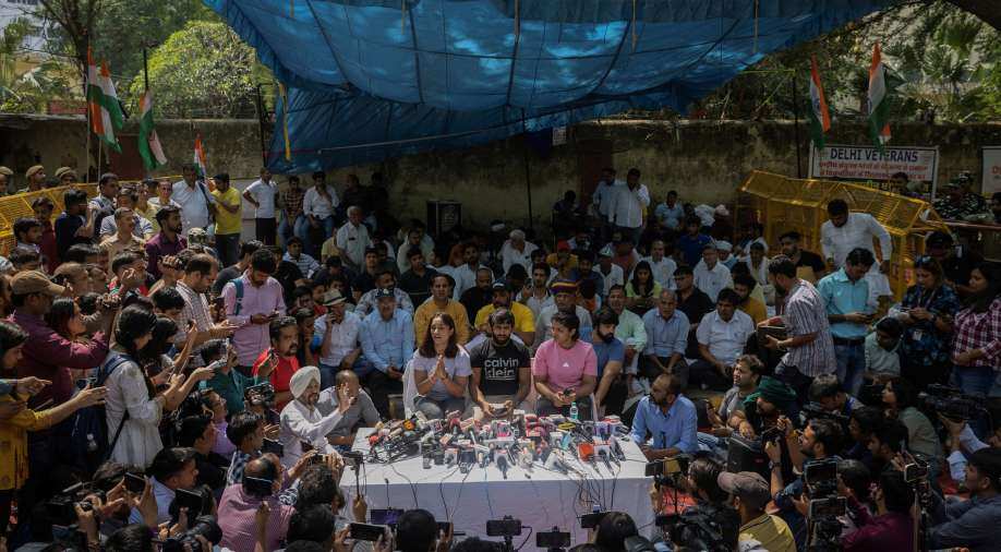 Indian wrestlers' protest: Bajrang Punia, Sakshee Malikkh arrive at ...