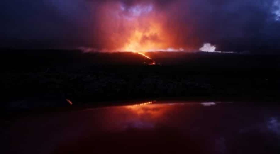 Dramatic pictures show lava flowing down France's Piton de la Fournaise ...