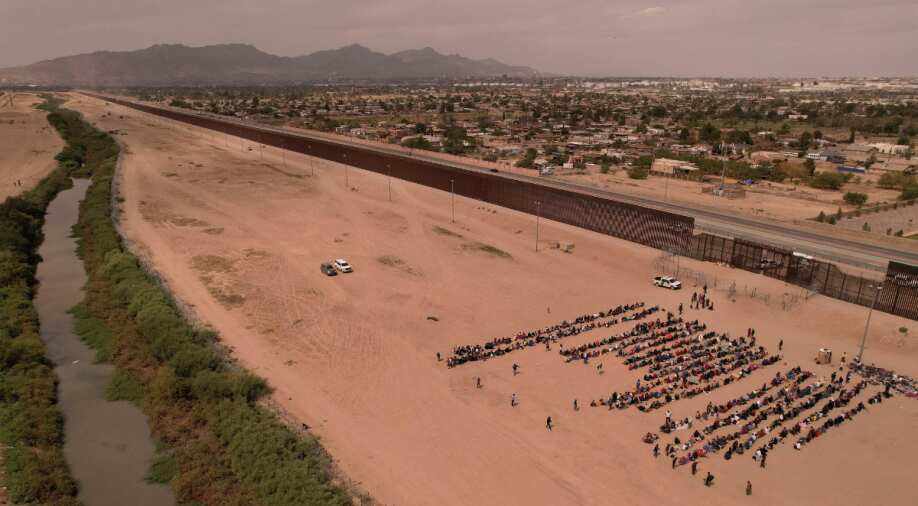In Pics | Thousands of migrants head to US borders - World News
