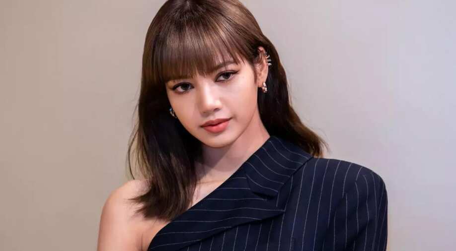 Blackpink's Lisa tops searches on Weibo searches despite 'striptease ...