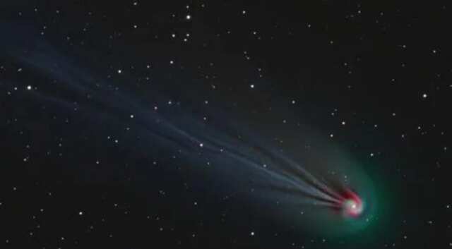 'Devil comet' throws another surprise as astronomers notice a weird ...